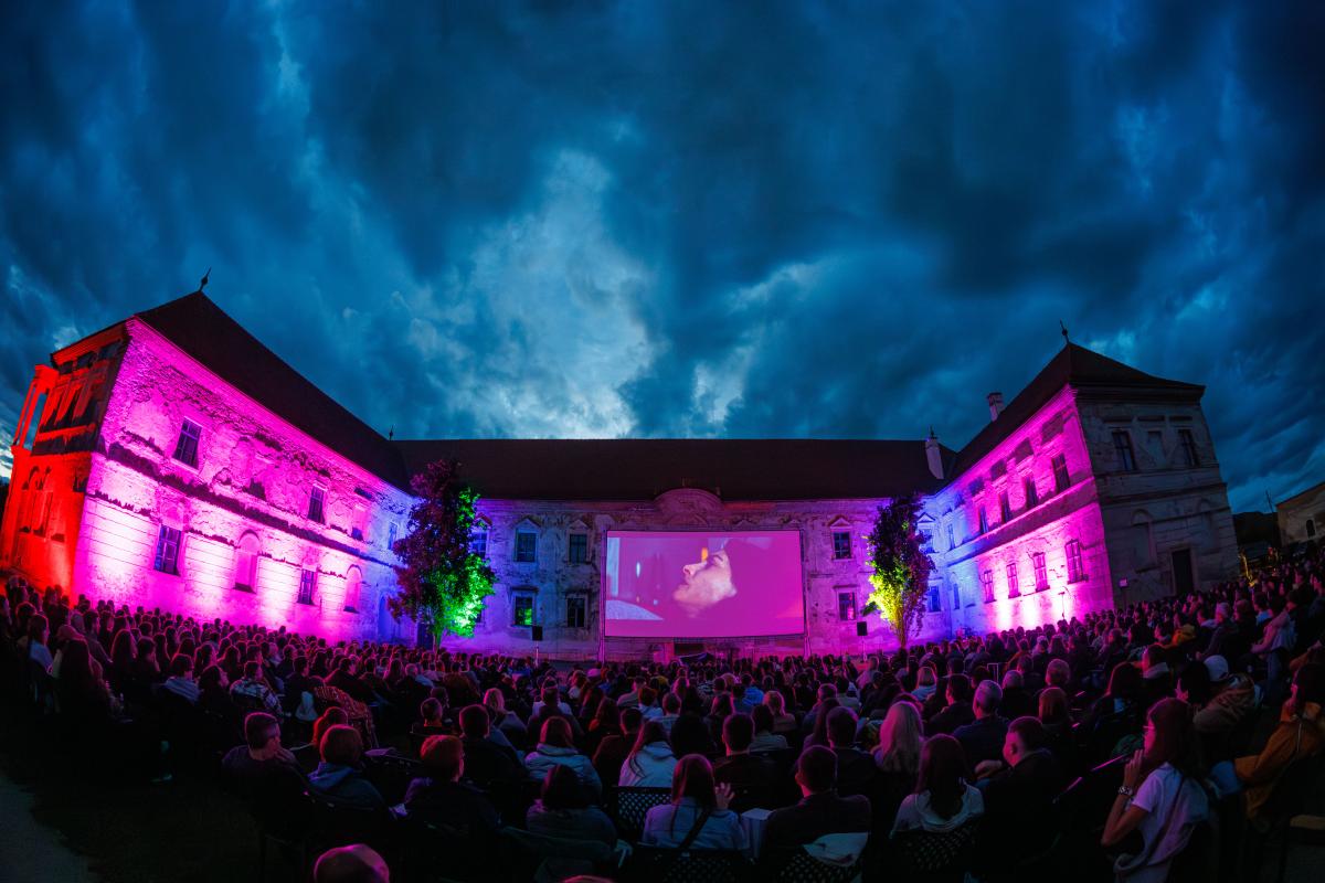 Weekend at the Castle | Amarga Navidad | TIFF